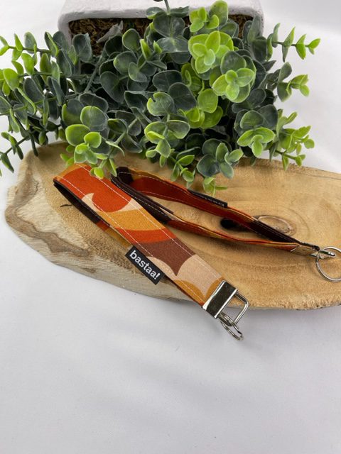 Sleutelhanger - Polshanger bruin patroon - 2 soorten - Bastaa!