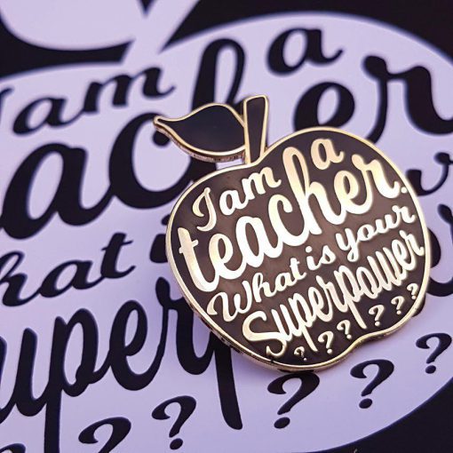 I am a teacher - pin broche - diverse kleuren - Bastaa!